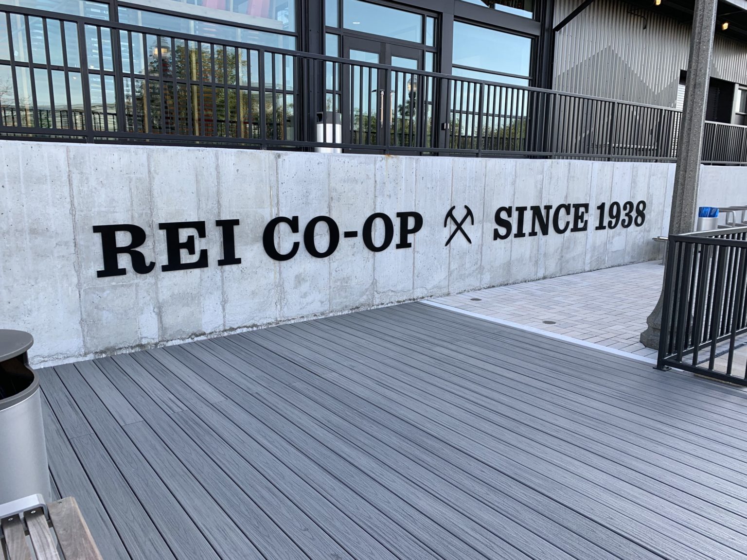 REI, Chicago, IL - BoardSafe Docks